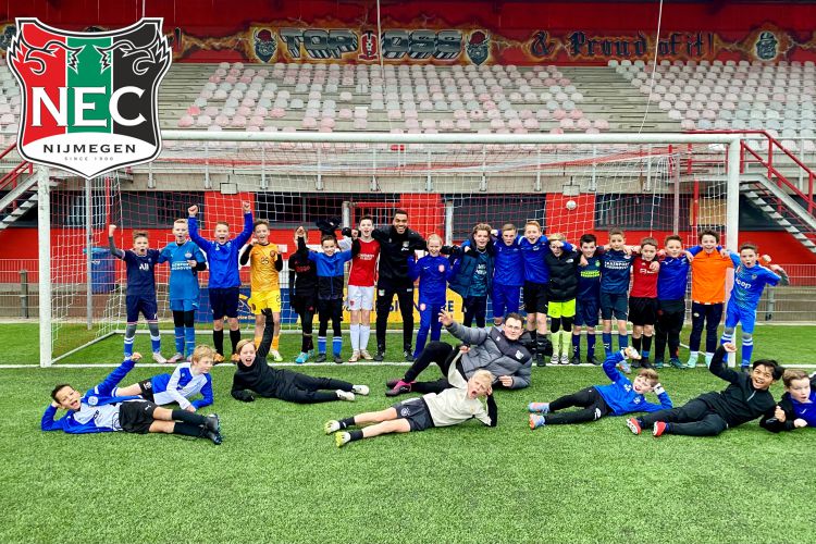 N.E.C. geeft HVCH-jeugd training